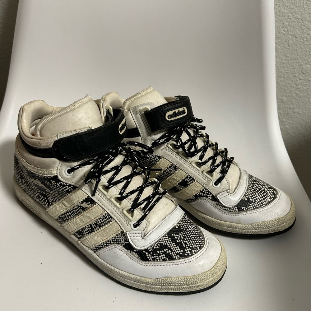 100% Authentic & Rare!! Men's Adidas Concord Mid Snak… - Gem
